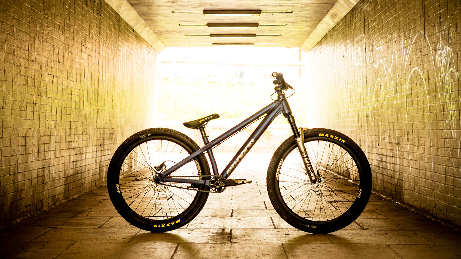 New Airdrop Fade DJ Frame & Bank DJ Wheelset - Mountain Bike Press Release - Vital MTB